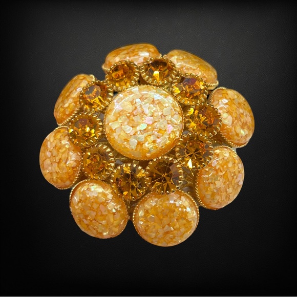 Vintage | Jewelry | Stunning Vintage Gold Confetti Glitter Lucite Amber ...